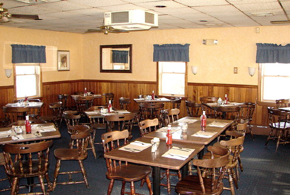 Triangle Pub - Fine Food & Drinks - Eastport Manor Road Eastport NY 11941