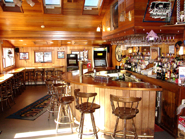 Triangle Pub - Fine Food & Drinks - Eastport Manor Road Eastport NY 11941